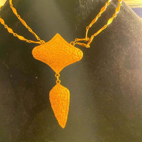 Jewelry | Unusual Gold Toned Necklace | Poshmark